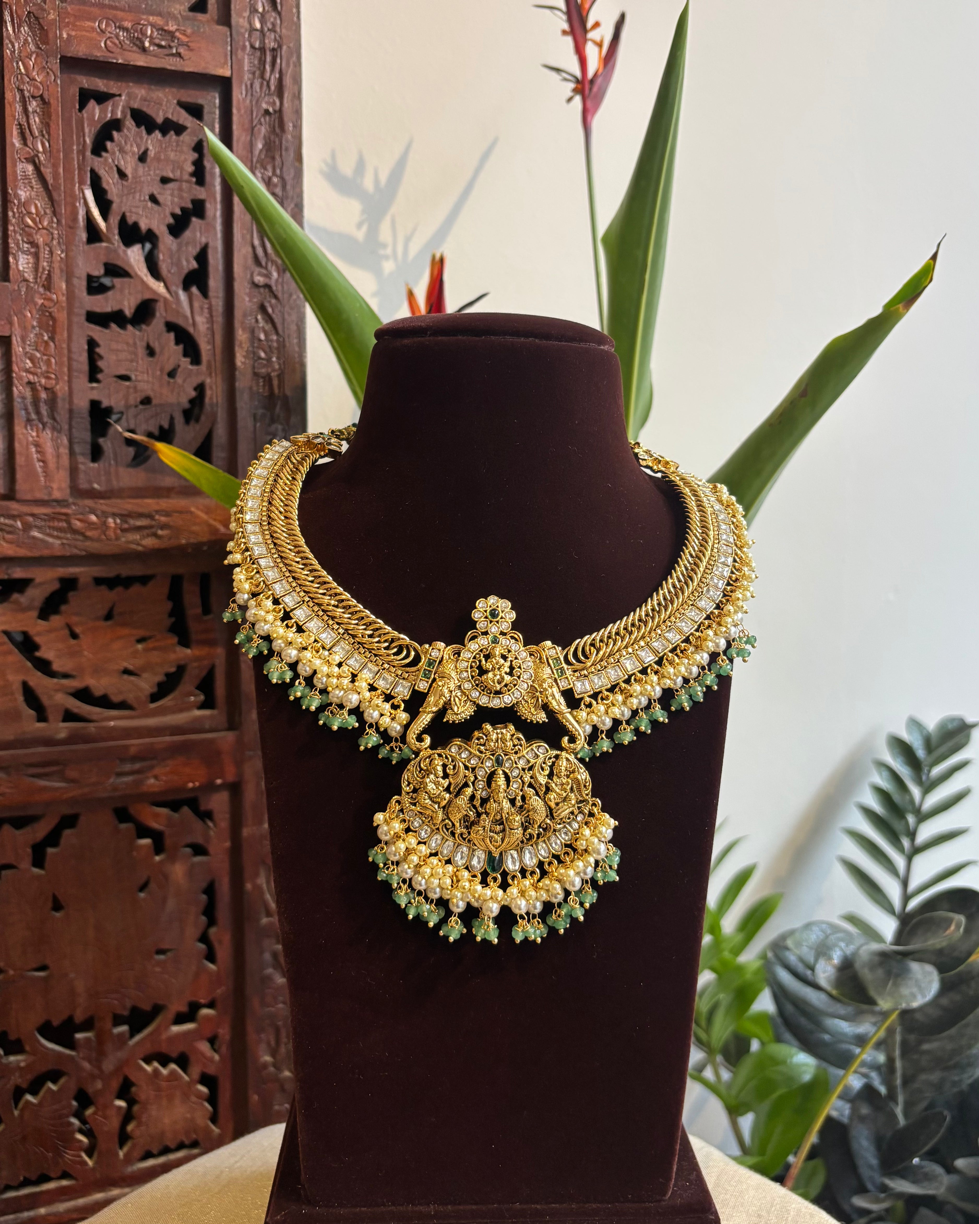 Antique Lakshmi Kundan Necklace with Detachable Pendant & Earrings | N ...